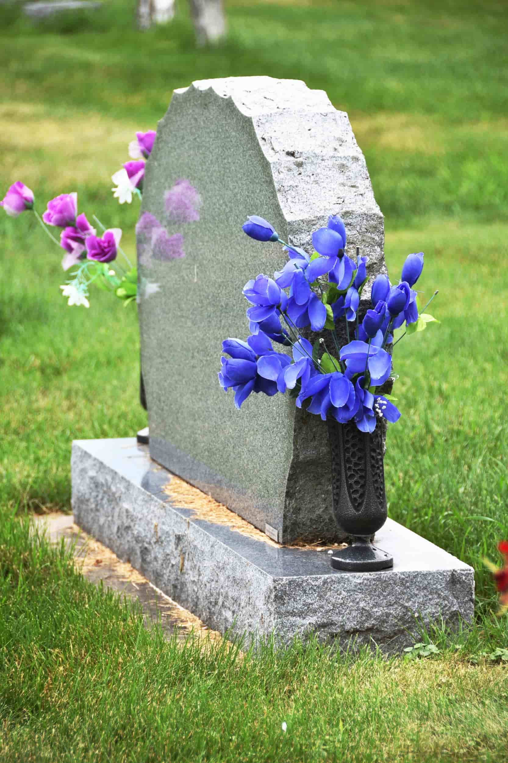 Headstones in Indianola, IA | Indianola Memorial Works